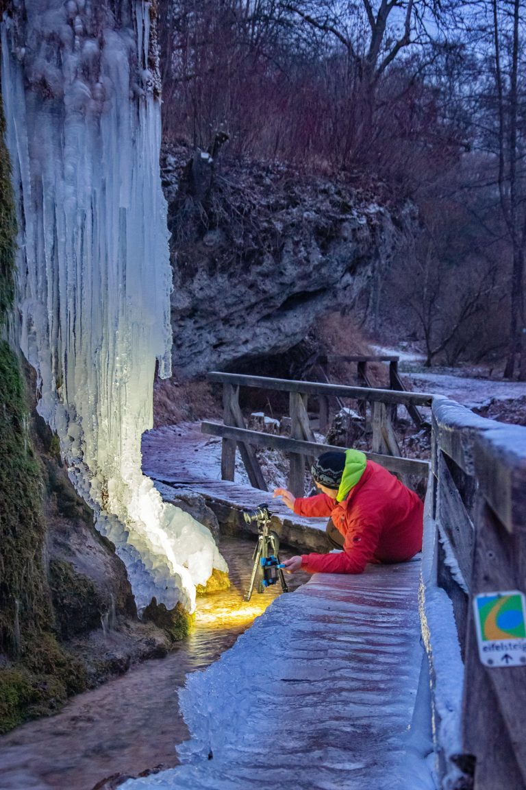 Wasserfall_Nohn_Eis – Expedition Rheinland