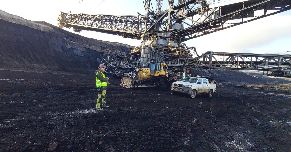 Unten beim Braunkohlebagger – Expedition Rheinland